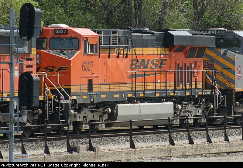 BNSF 6327